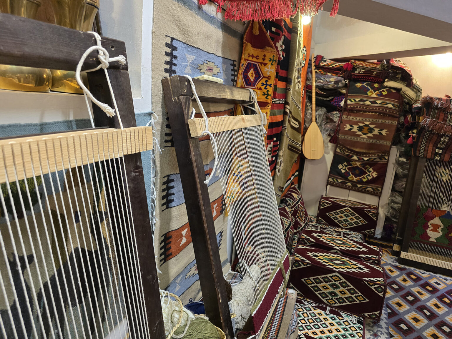 Discover The Carpets and Sadu in UAE | Travel Indigenous